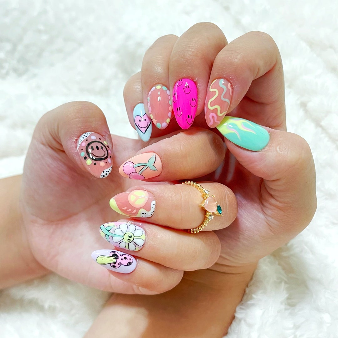 SAY CHEESE! | Abstract Hand-painted Press on Nails | Medium Oval ...