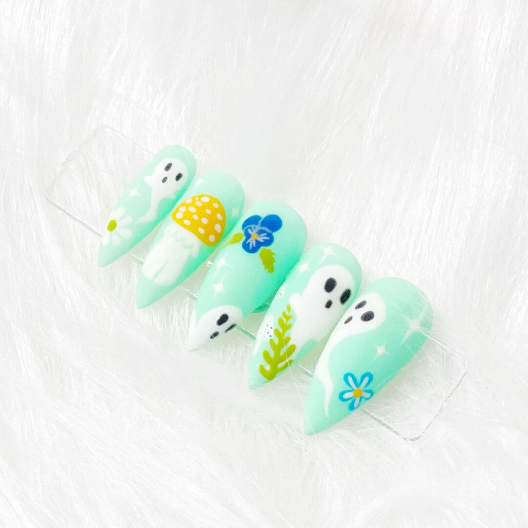BOO | Cute Ghost Bohemian Style Halloween Press on Nails | Reusable ...