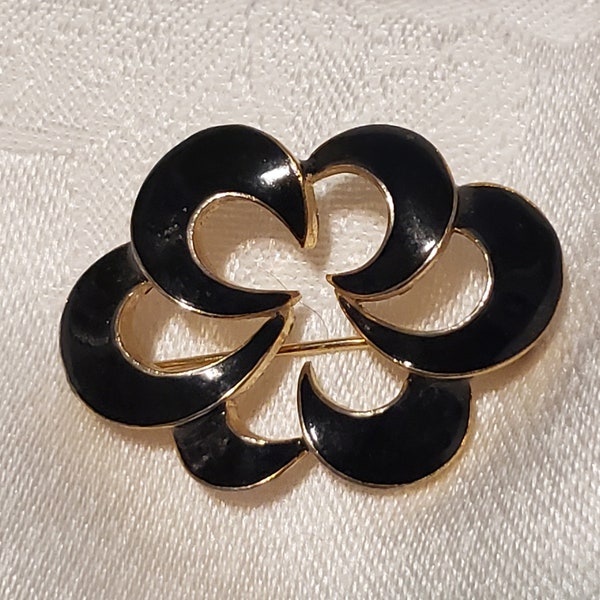 D Orlan Brooch - Etsy