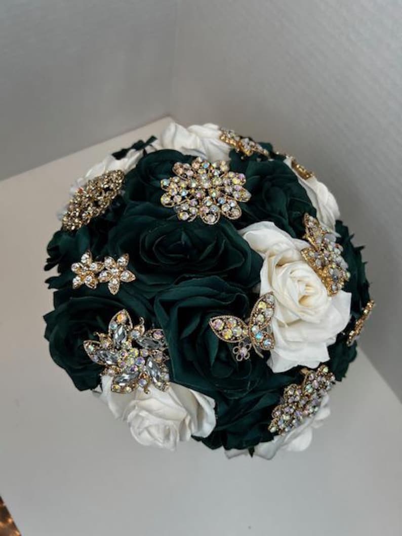Emerald Green & Ivory Rose Bouquet With Gold Pendants - Etsy