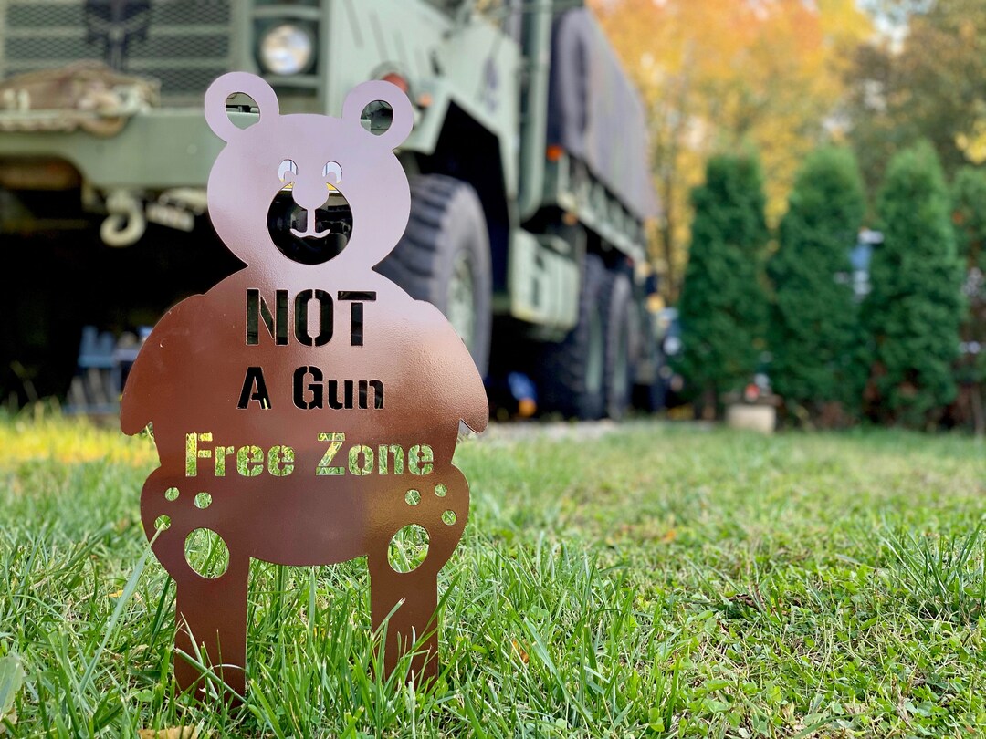 Not A Gun Free Zone Yard Sign Teddy Bear Not A Gun Free Zone - Etsy.de