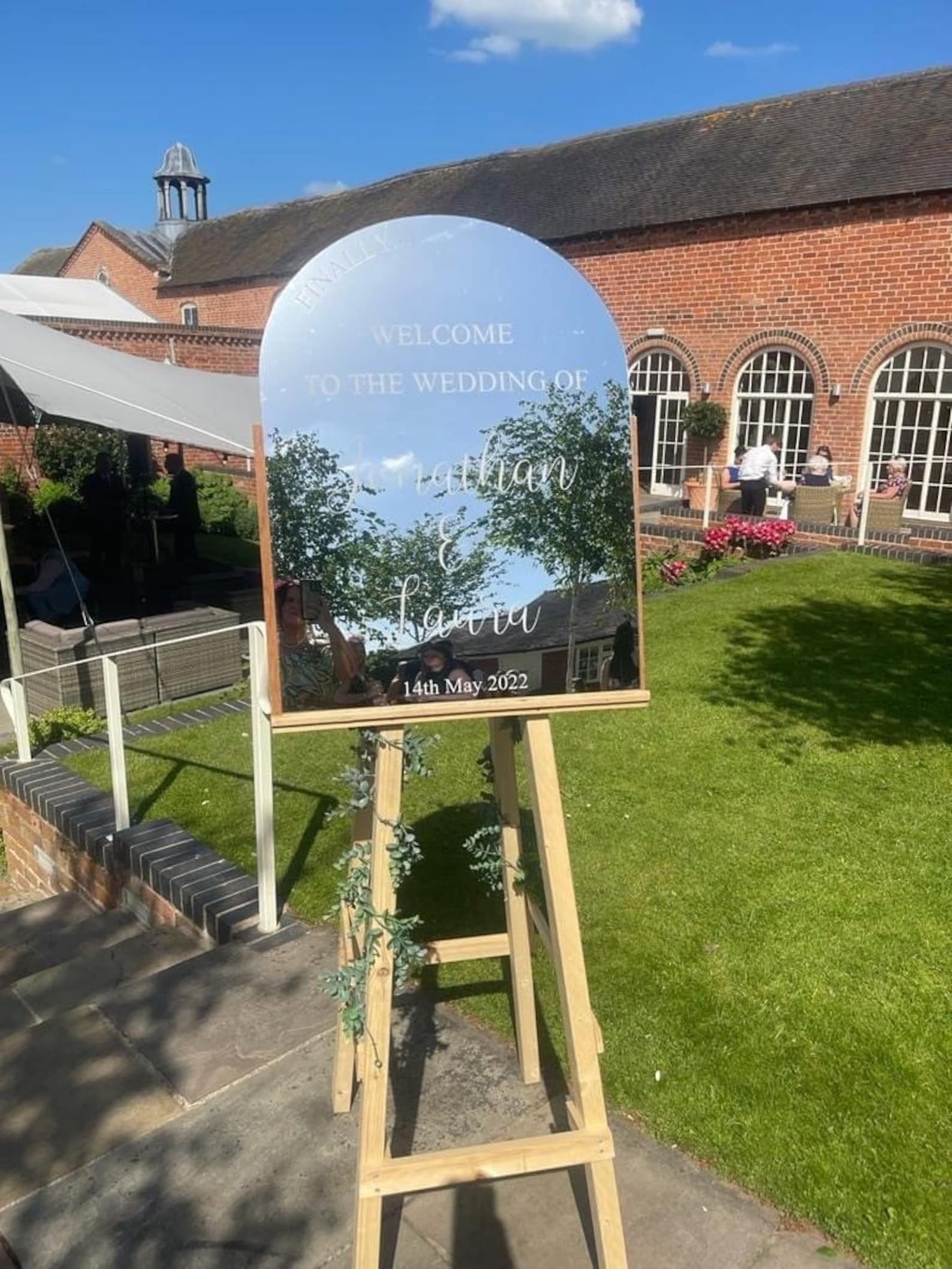 Mirrored Wedding Welcome Sign Mirrored Acrylic 800 X 600 - Etsy