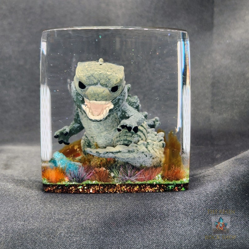 Godzilla Funko Pocket Pop in Resin Cube Diorama Godzilla Vs - Etsy