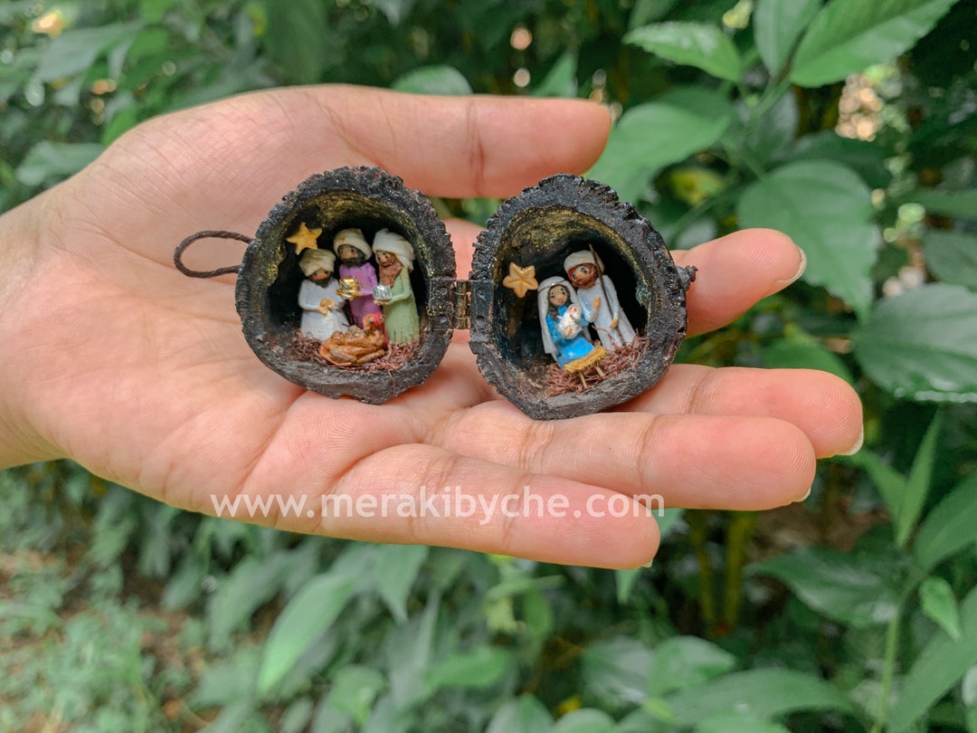 Miniature Nativity Scene in a Nutshell, Walnut Art, Tiny Nativity ...