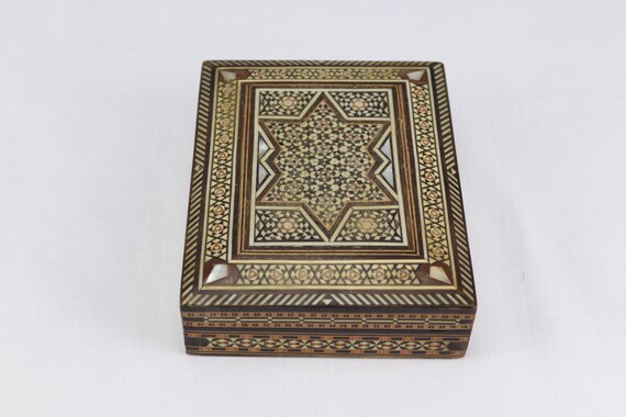 Marquetry box with inlaid decoration, handcrafted woo… - Gem