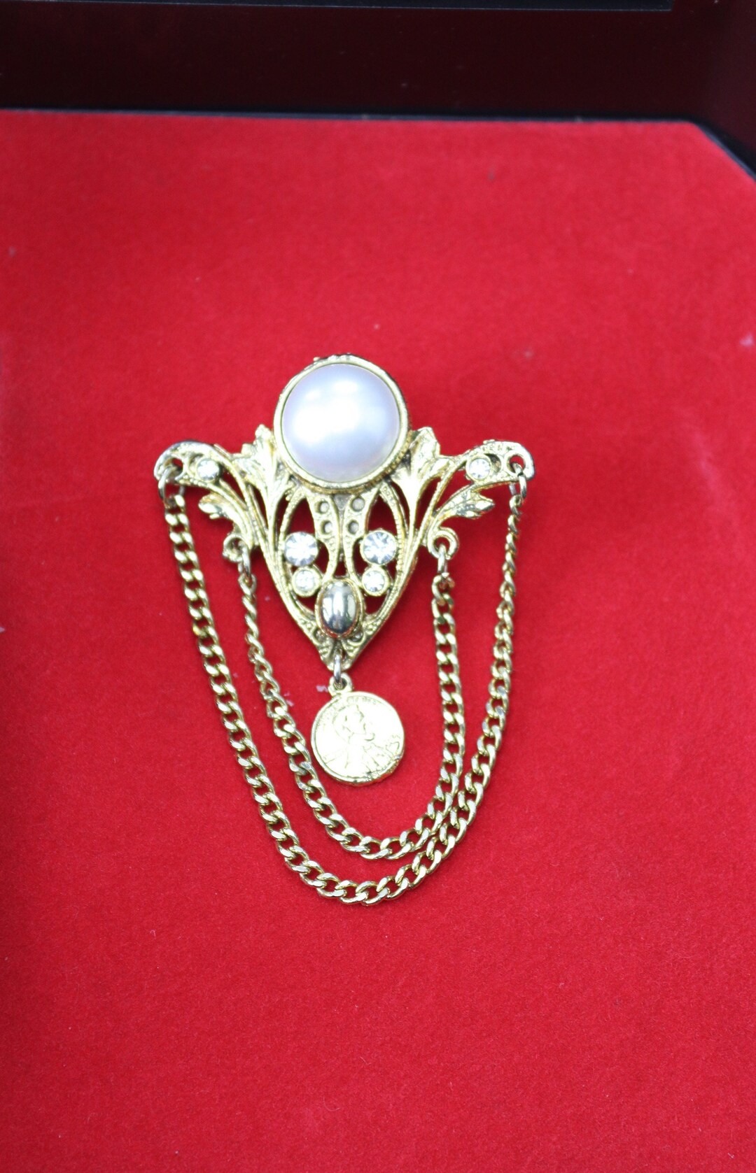 Vintage Brooch in Gold Metal, Old Golden Victorian Brooch, Women's ...