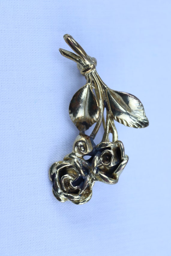 Vintage rose brooch in gold metal, old gold-plated br… - Gem