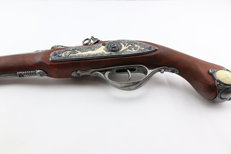 Dummy Replica Antique Flintlock Pistol in Wood and Metal Flint Replica ...