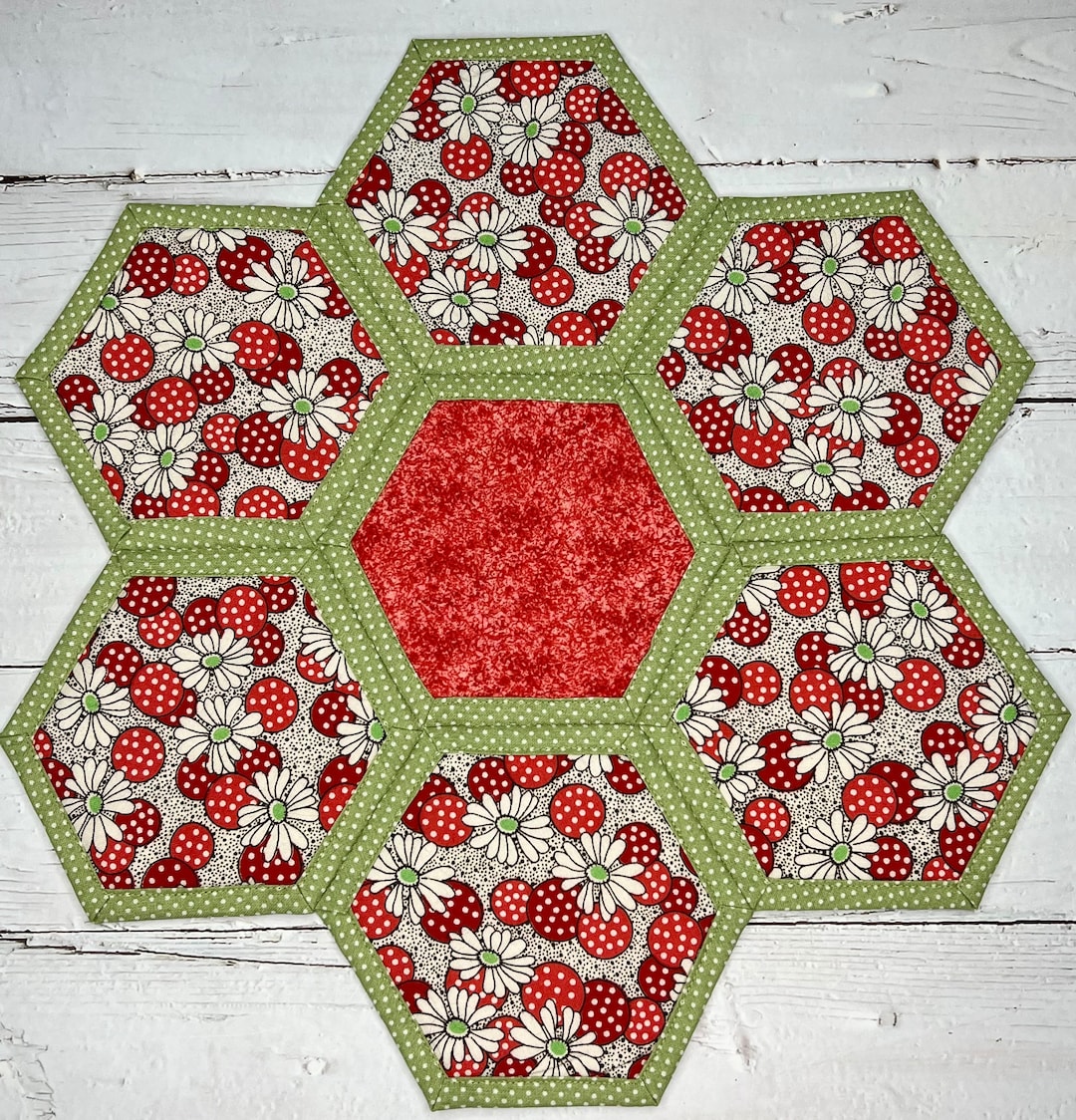 Daisy Centerpiece / Quilted Table Topper / Mushroom Centerpiece ...