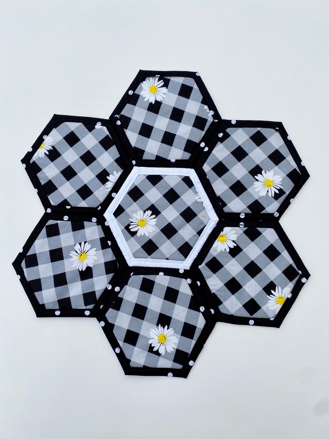 Black and White Buffalo Checked Daisy Centerpiece/table Topper/quilted ...