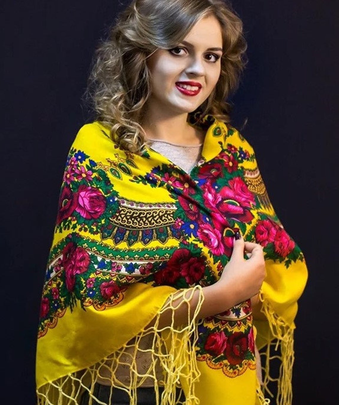 Babushka Scarf With Tassels Ukrainian Shawl Russian Platok Floral Folk ...