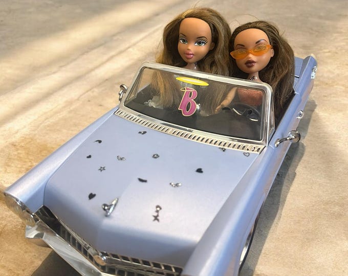 Vintage MGA Bratz Blue Cadillac 2002 With FM Radio and 2 Bratz Dolls ...