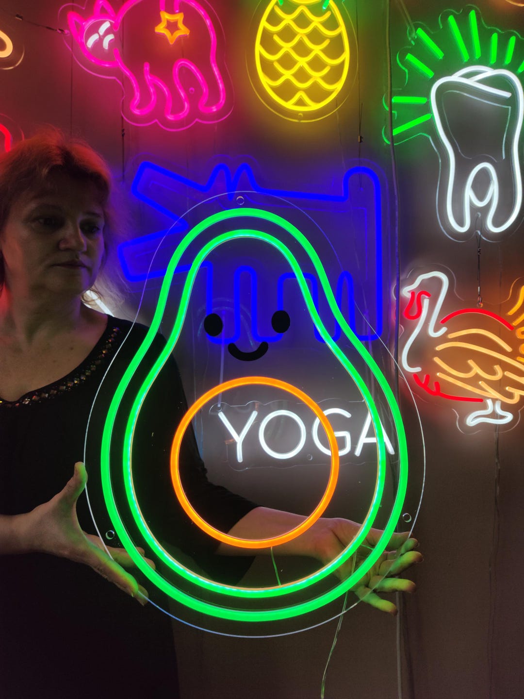 Avocado Neon Sign. Vegetable and Fruit Store LED Decor. Restaurant Neon ...