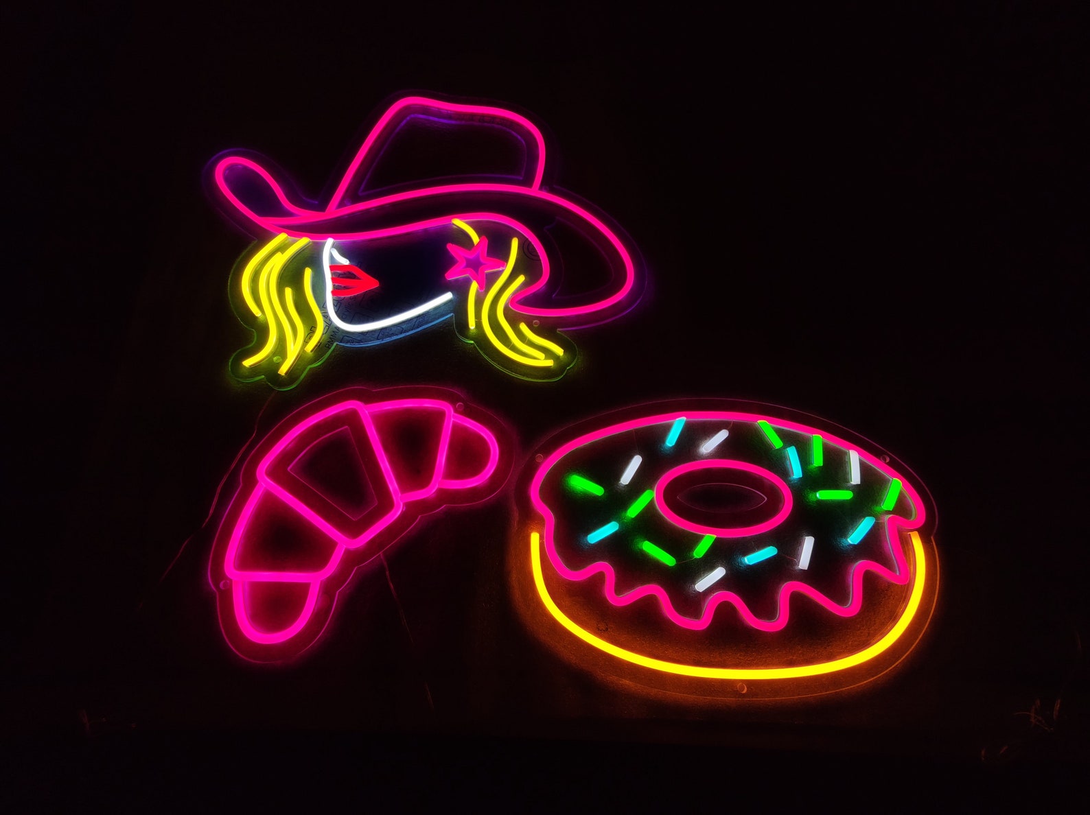 Croissant Neon Sign Croissant Led Neon Sign Bakery Neon - Etsy