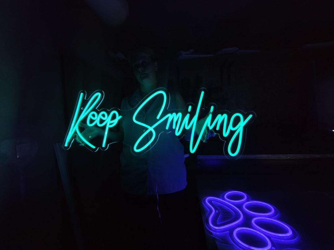 Keep Smiling Neon Sign, Keep Smiling Neon Light Sign, Dental Clinic Led ...