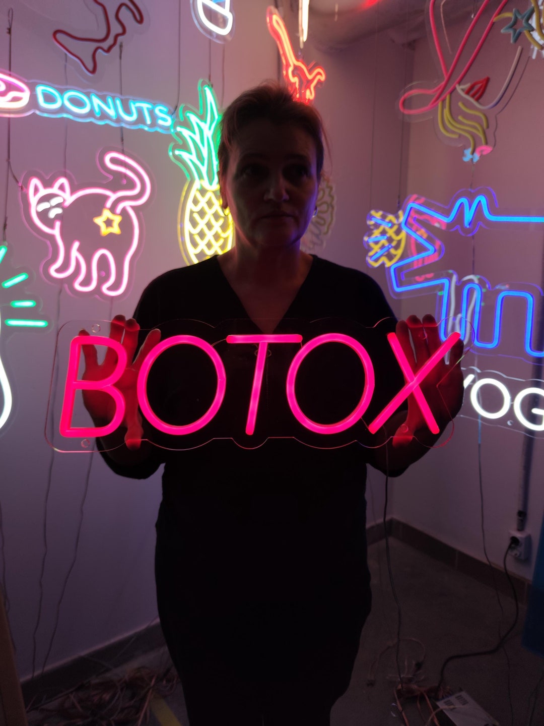 Botox Neon Sign: Light up Your Beauty Salon. Cosmetics Injections Light ...