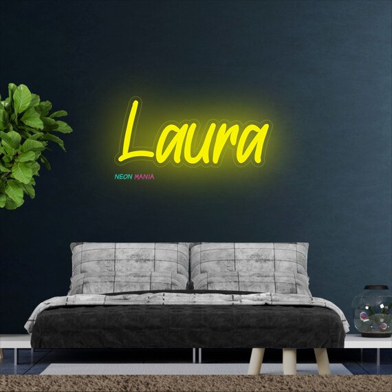 Laura Name Wallpaper