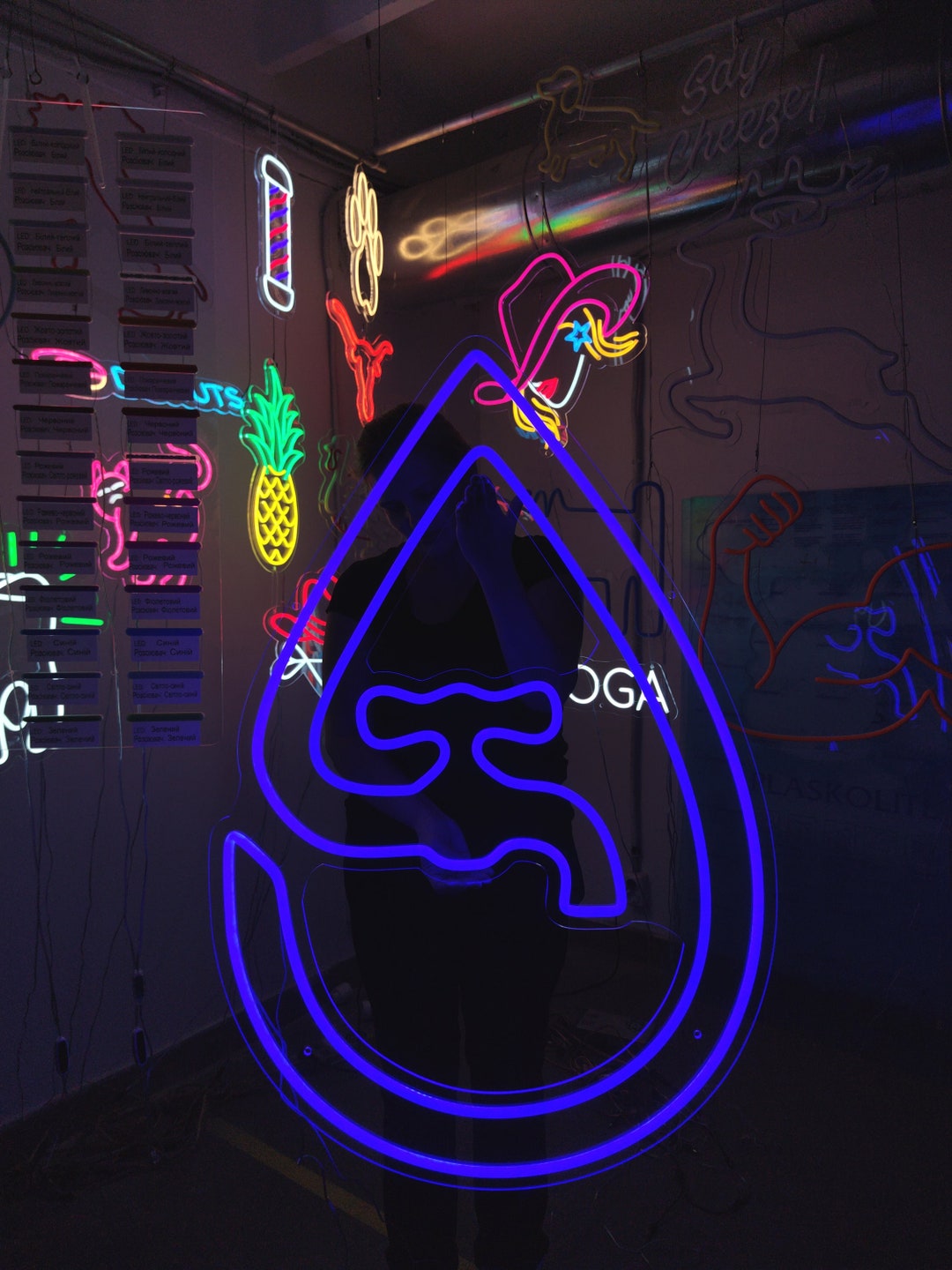 Señal de neón del grifo de agua. Neón Led De Fontanería. Decoración de ...