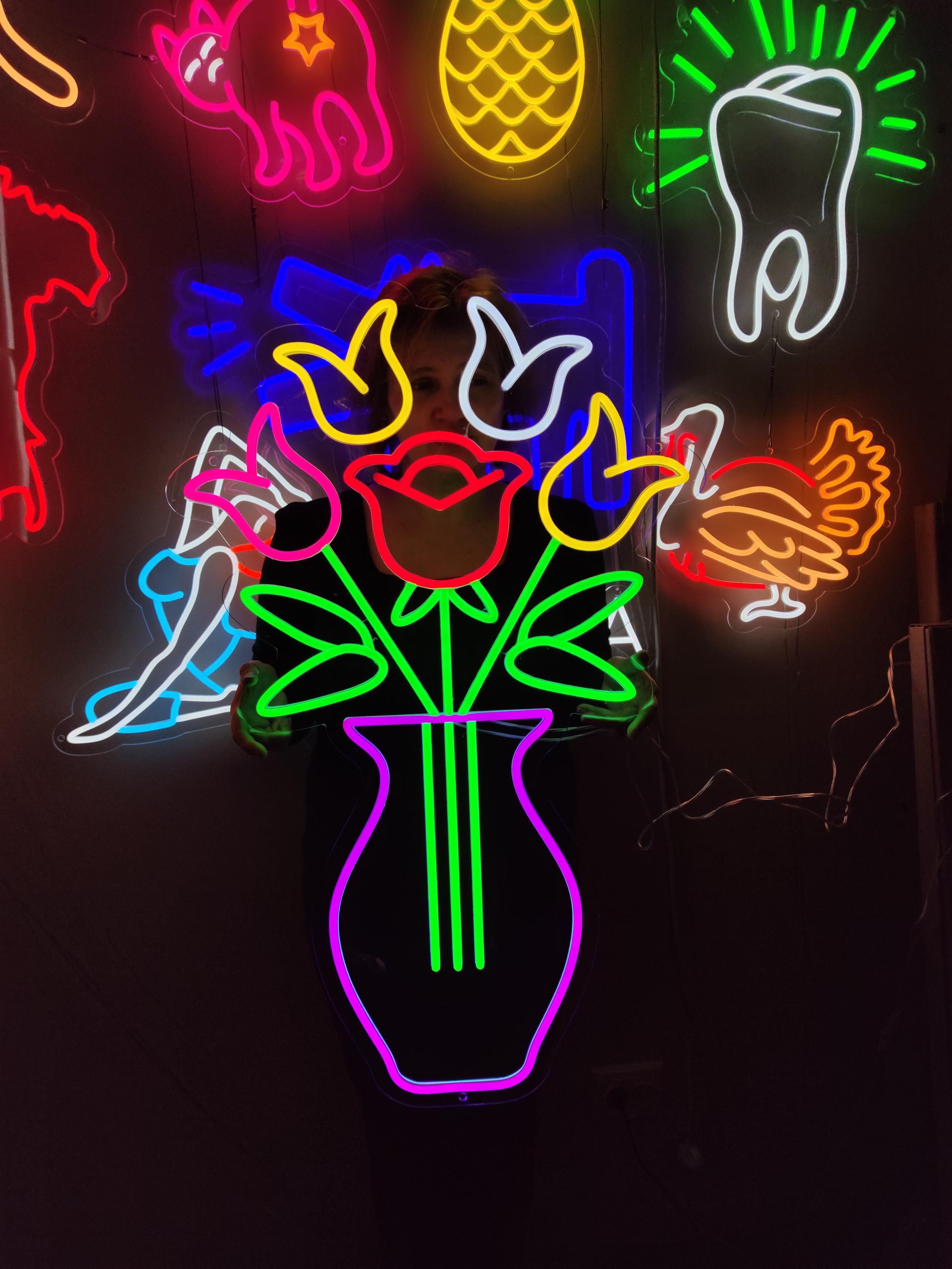 Floral Shop Neon Sign. Plant Led Decor. Flowers in a Vase Neon Light ...