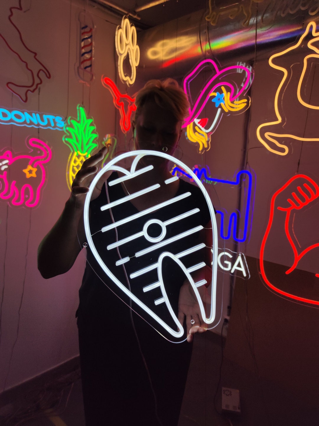 Fish Fry Neon Sign: Light up Your Restaurant. Piece of Fish Light Sign ...