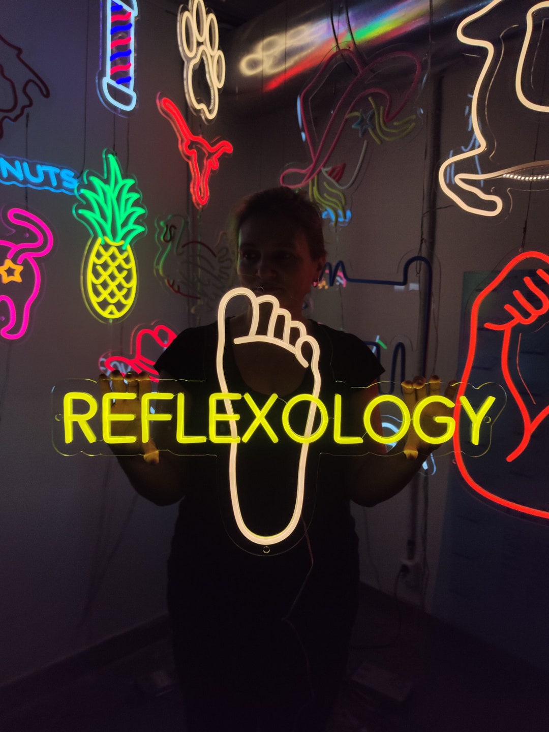 Reflexology Neon Sign for Foot Massage Therapy, Custom Wall Decor for ...