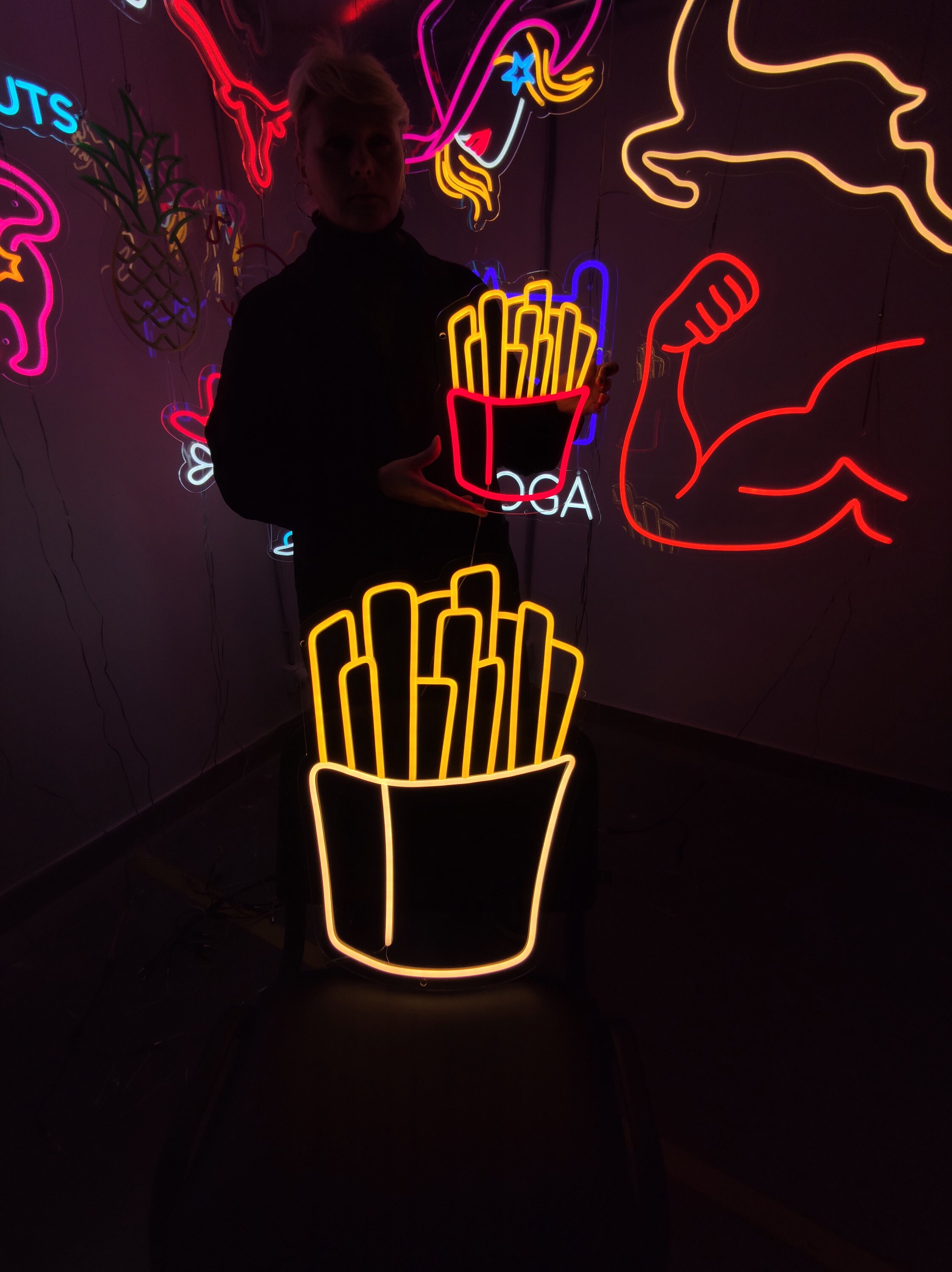 French Fries Neon Sign, Fried Potato Chips Neon Light, French Fries in ...