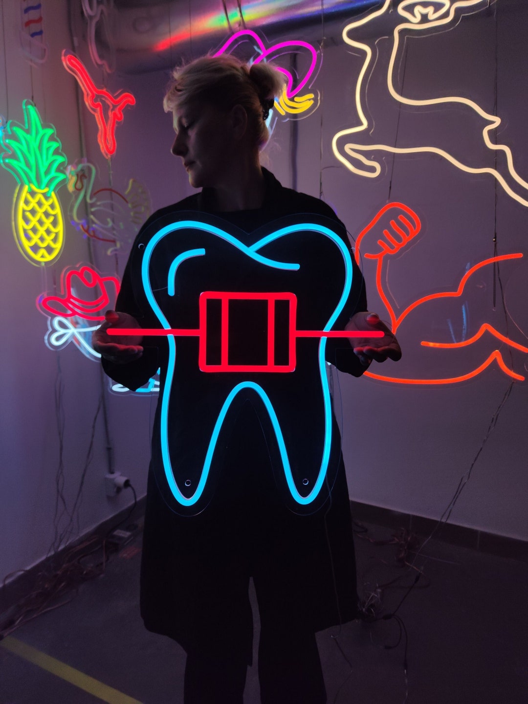 Tooth With a Brace Neon Sign, Teeth Braces Led Neon, Dental Braces Led ...