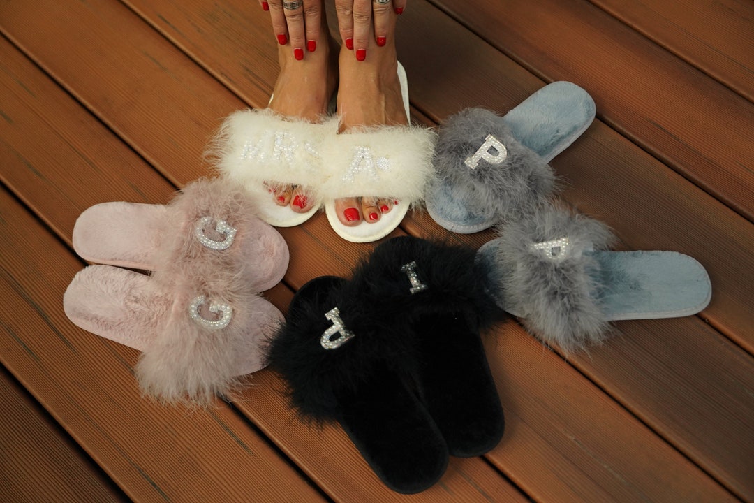 Set of Feather Pearl Slippers for Bridesmaids, Personalized Slippers ...