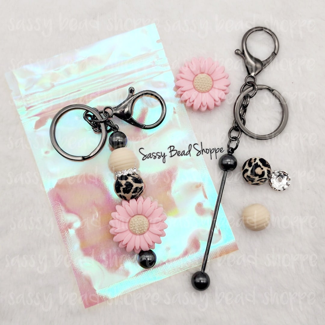 Daisy Delight Keychain Kit, Flower Beadable Key Chain, Beaded Keychain ...