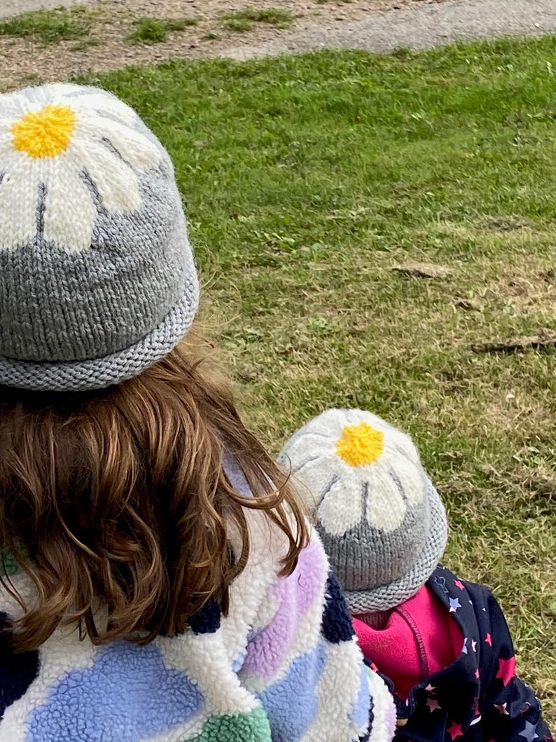 Daisy Flower Hat Knitting Pattern: All Sizes (PDF Pattern) - Etsy