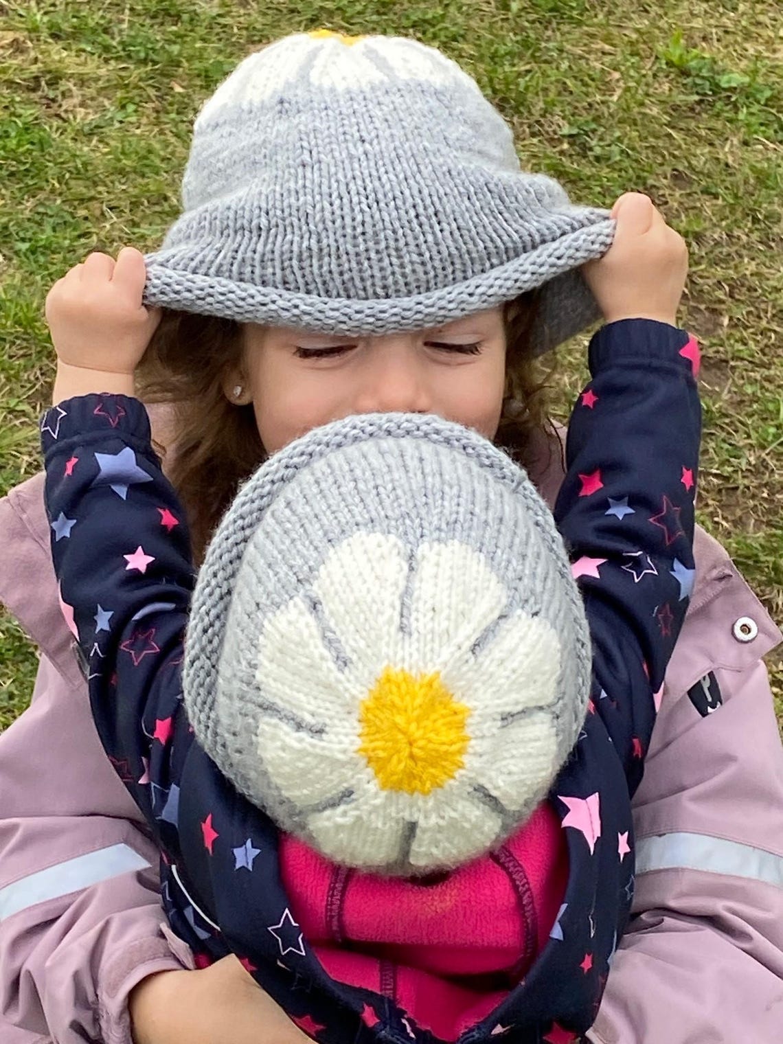 Daisy Flower Hat Knitting Pattern: All Sizes (PDF Pattern) - Etsy