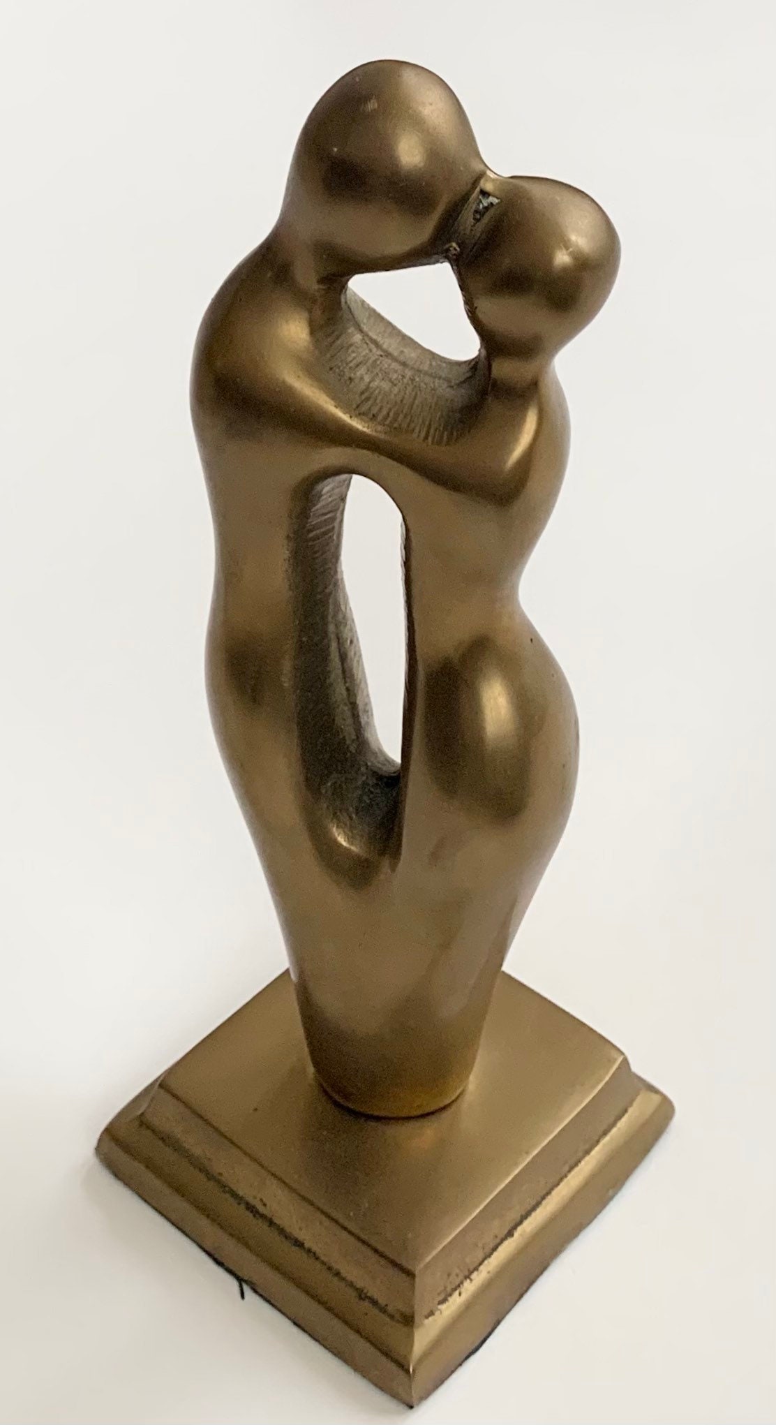 Mid Century Brass Statue Sculpture Couple Kissing Embracing Hugging ...