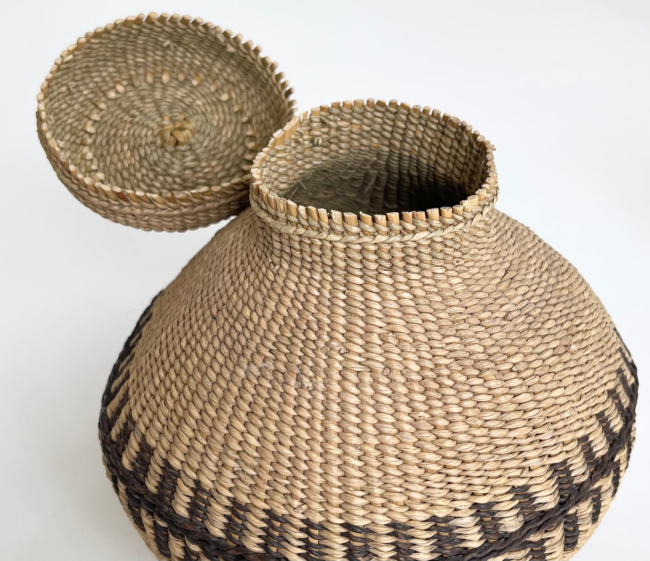 Native American Basket Pot Bowl with Attached Lid Vintage Artisan ...