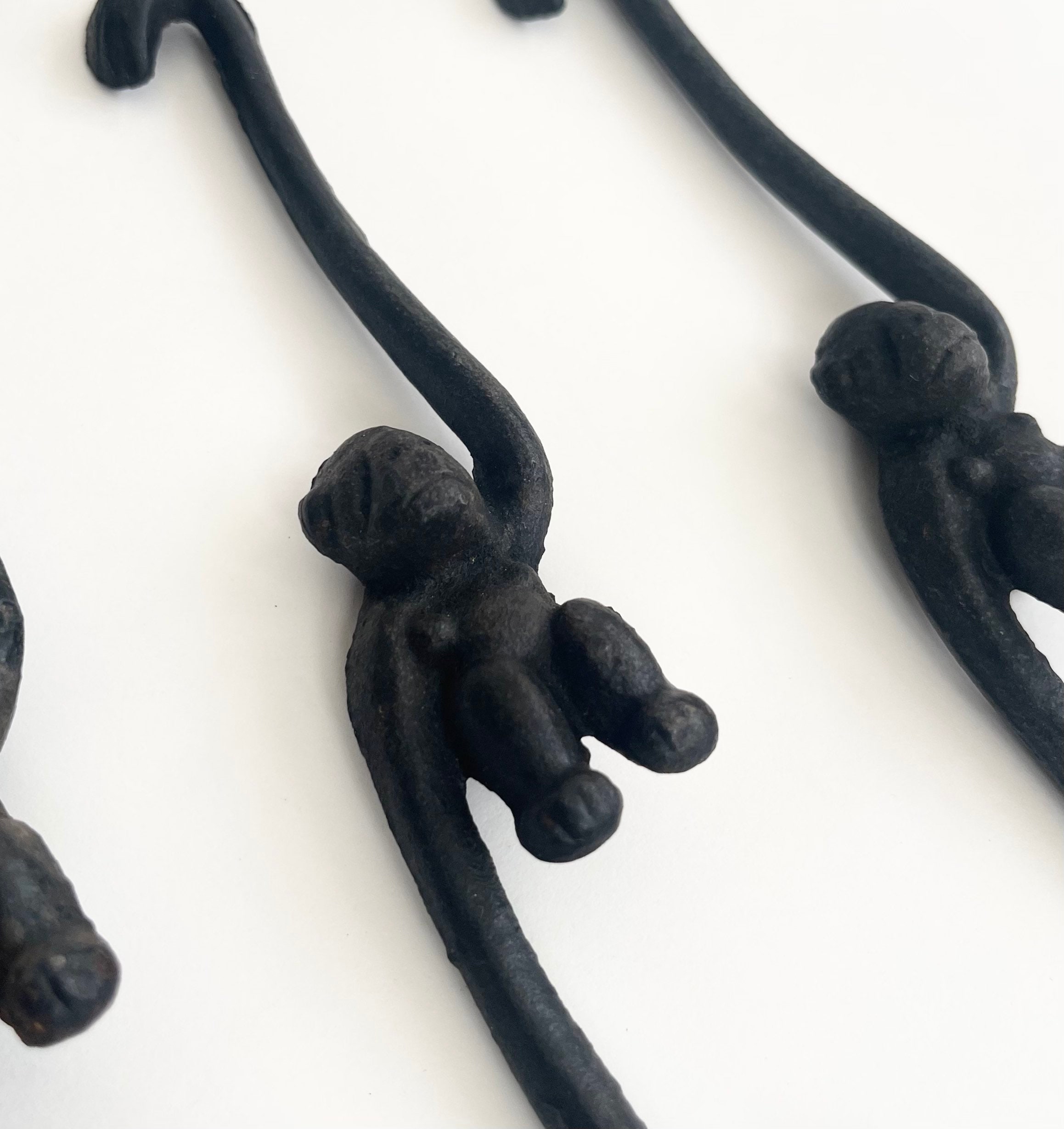 Cast Iron Monkey Hook Mid Century Made in Taiwan Interlocking Chain ...