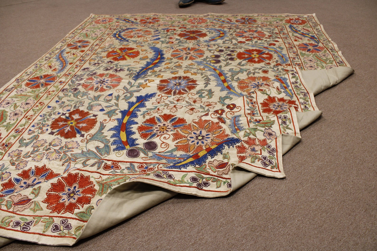 Suzani Bed Cover, Handmade Suzani Bedspread, Silk Suzani Blanket ...