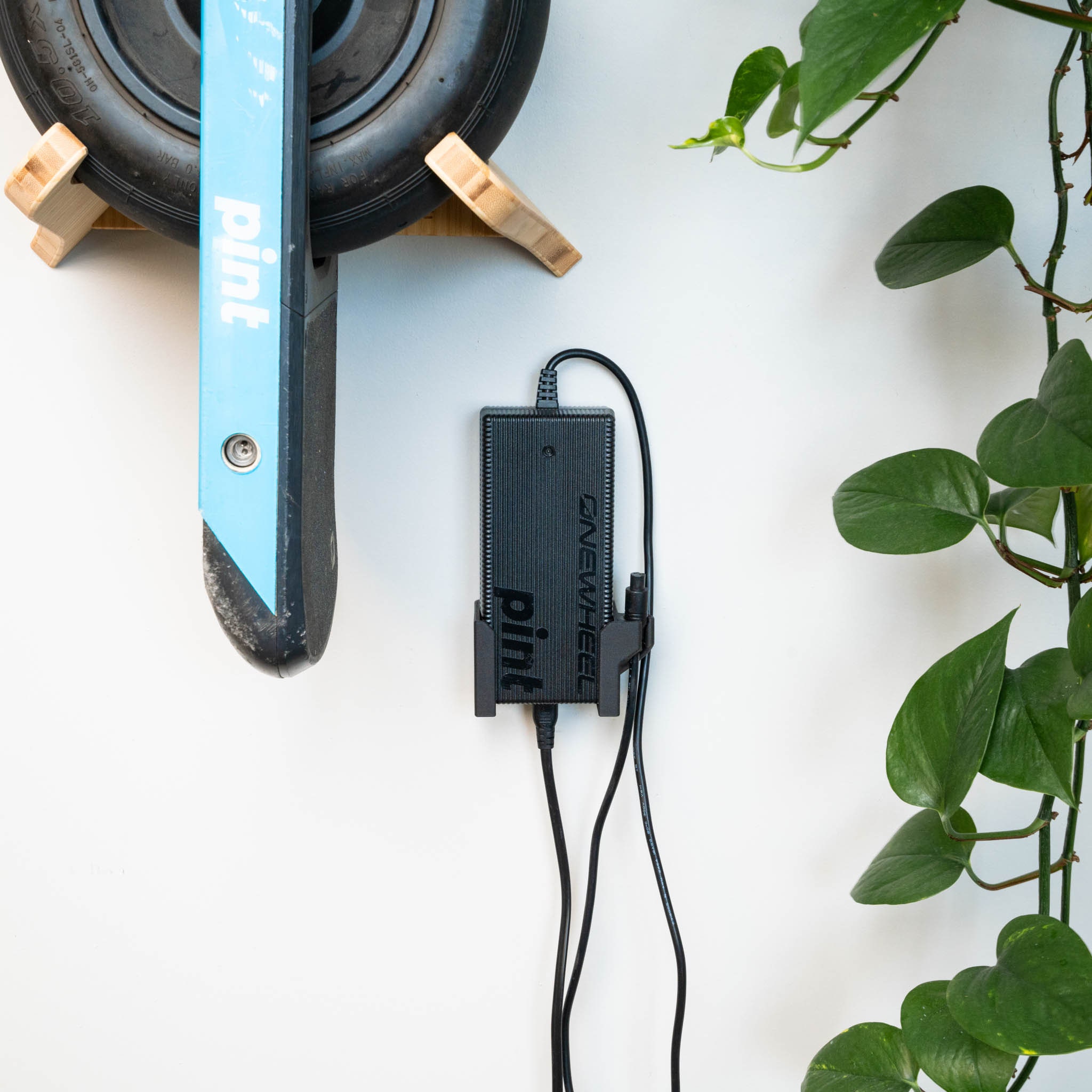 Charger Holster V2 Stand Onewheel Pint & Pint X Charger Wall Mount ...