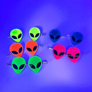 Neon Alien Hair Clips – Blacklight Reactive Space Barrettes UFO Spacey ...