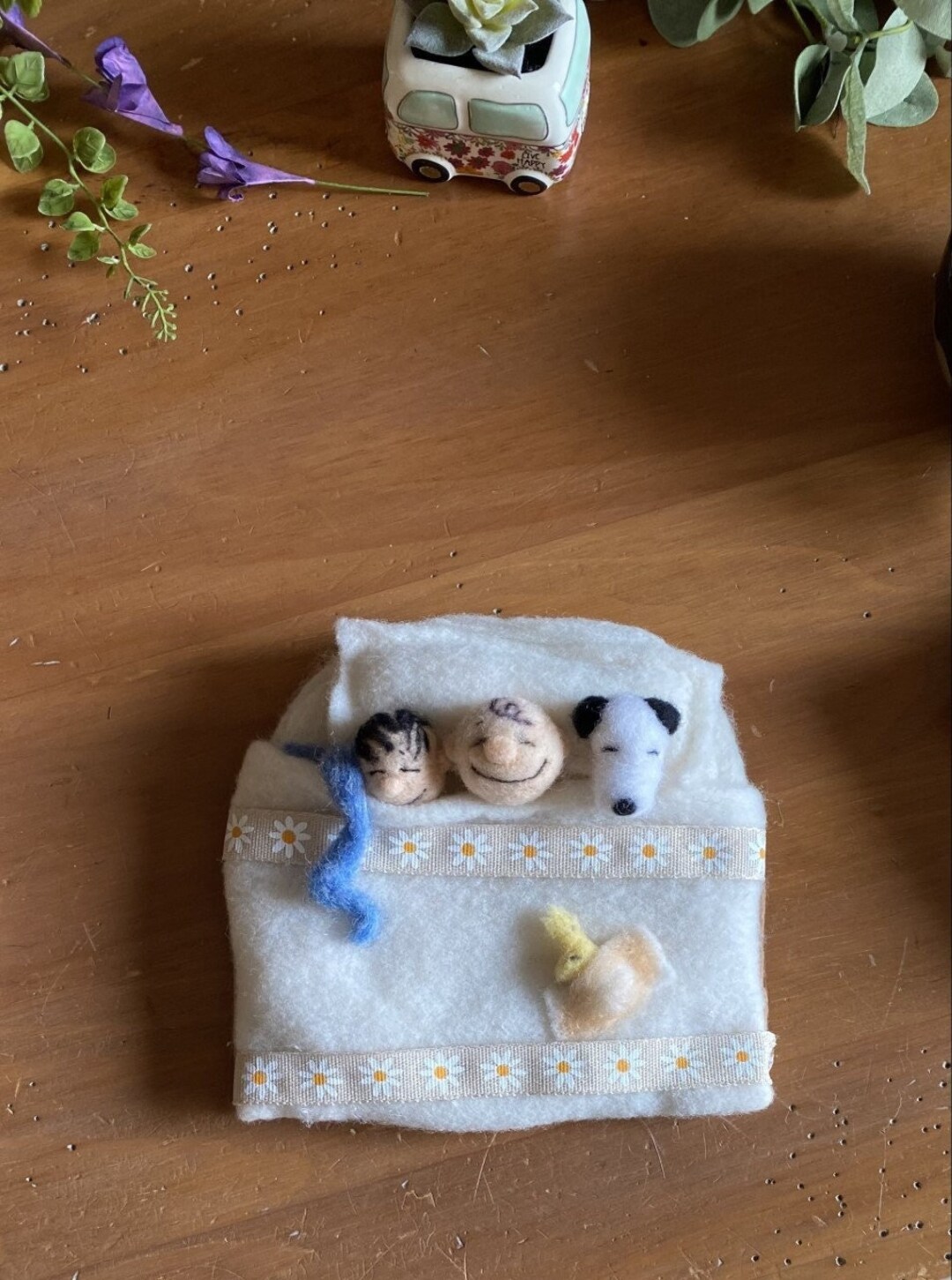 Needle Felted Wool Bed With Charlie Brown,linus, Snoopy and Woodstock ...