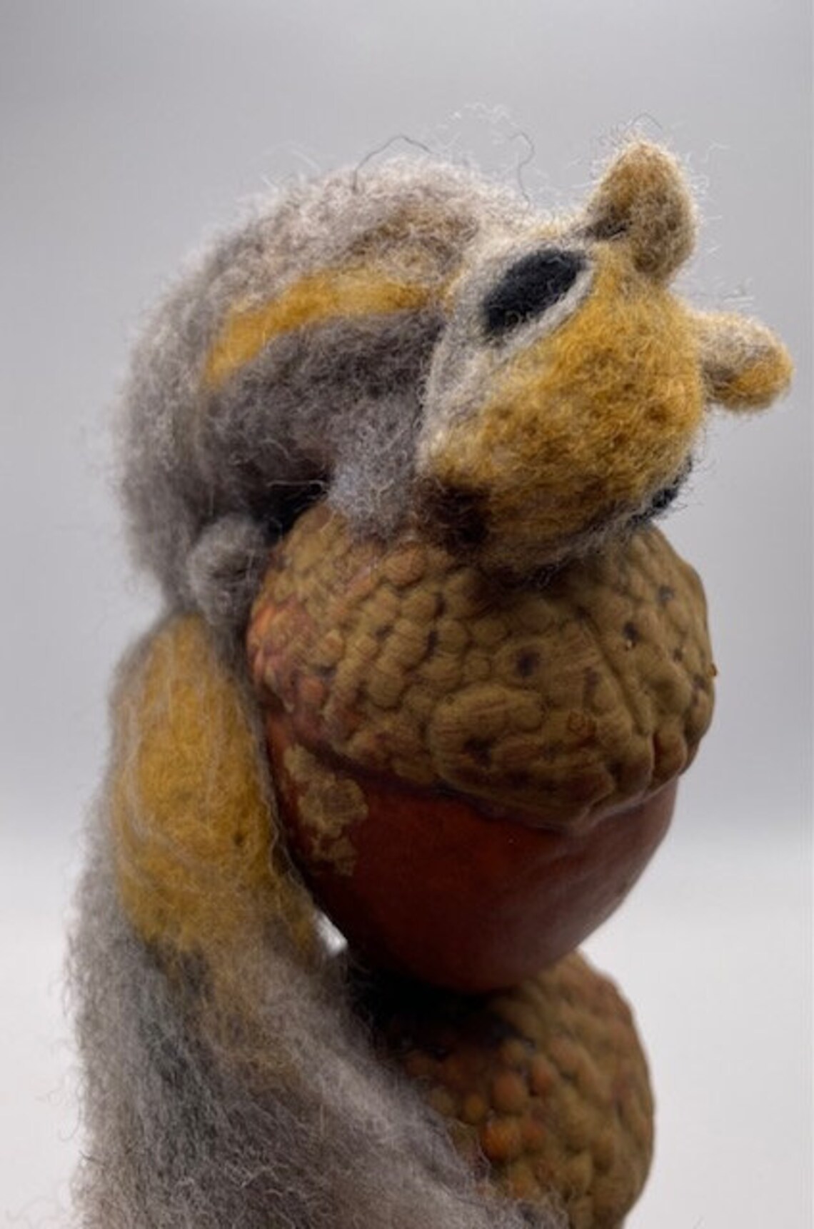 Needle Felted Wool Squirrel,hugging Giant Acorn,brown,long Tail,wood ...