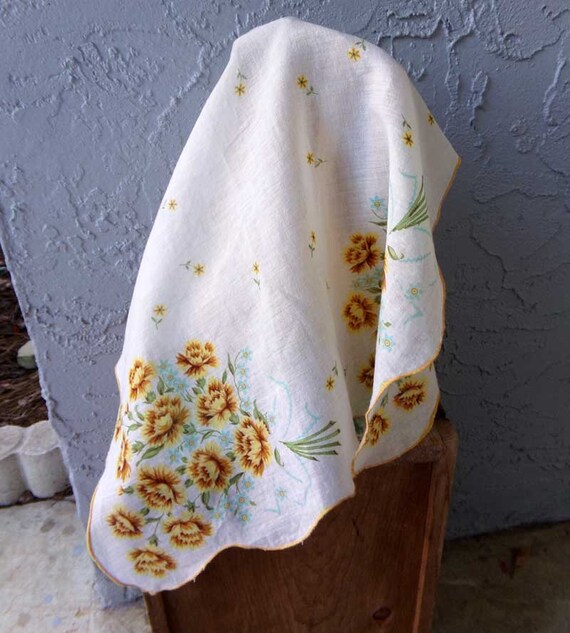 Gold flower hankie, gold floral handkerchief, flower … - Gem
