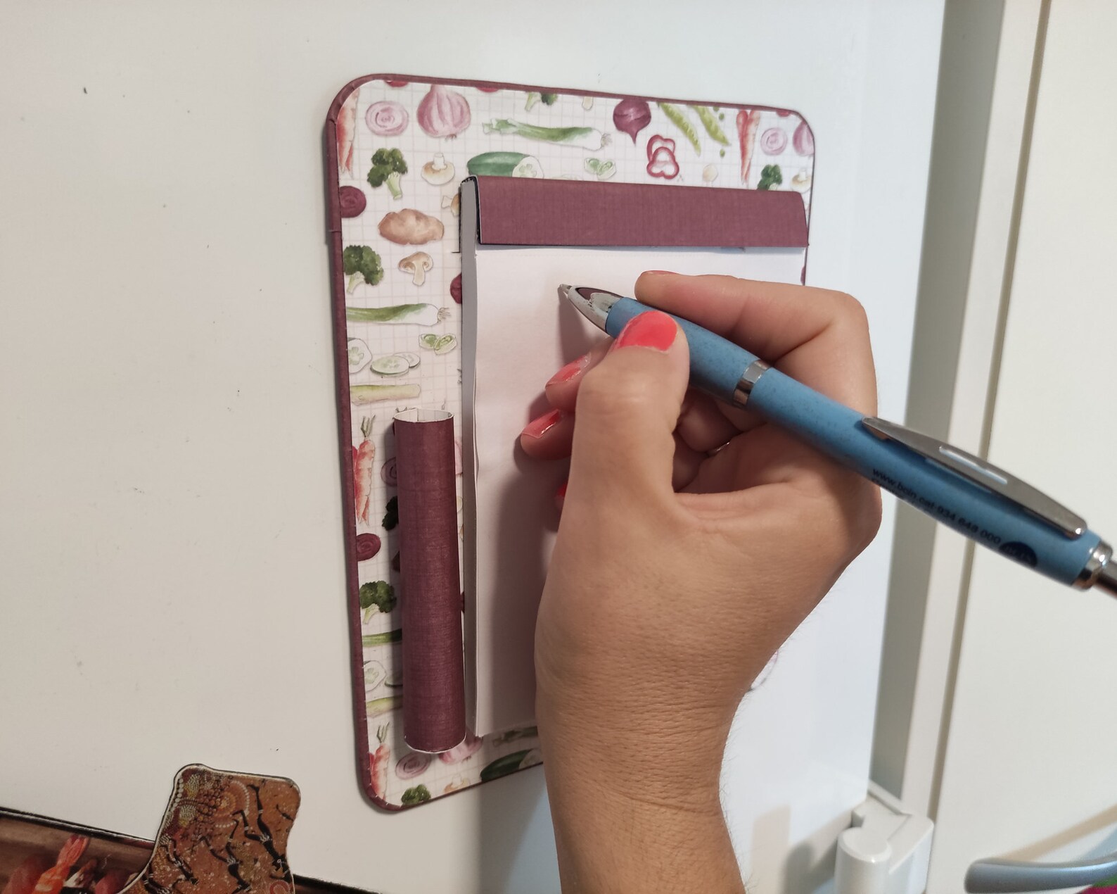 Colorful Refrigerator Magnet With Calendar and Notepad Holder ...
