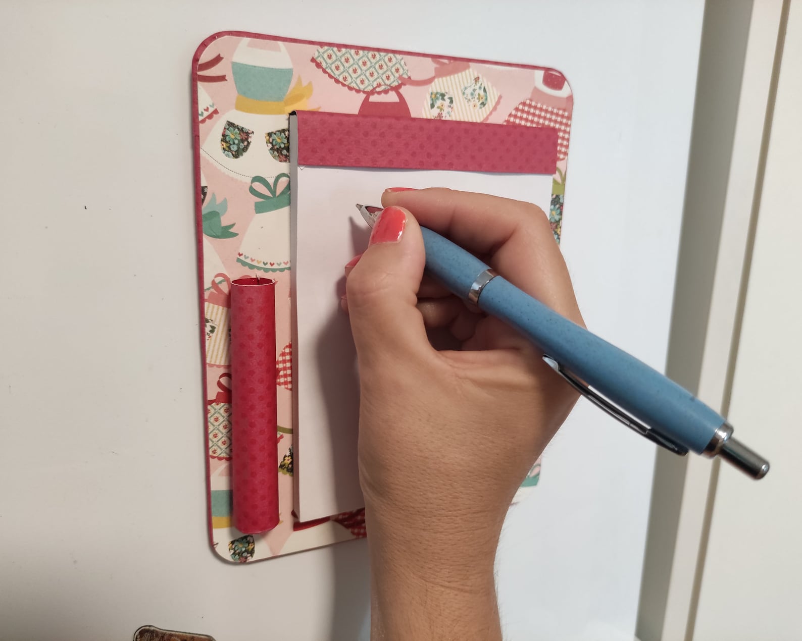 Kitchen Apron Refrigerator Notepad Holder: Magnetic Shopping List - Etsy