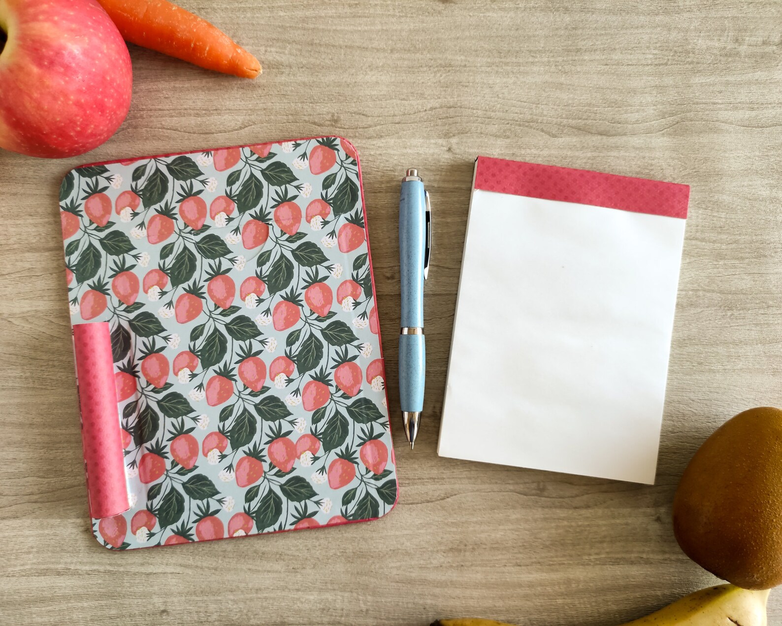 Kitchen Apron Refrigerator Notepad Holder, Cute Magnetic Notepad and ...