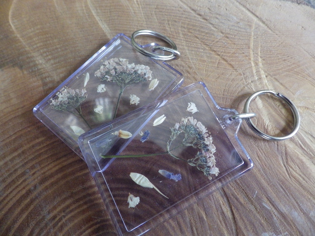 White Pressed Flower Keyring Keychain Spring Wedding - Etsy