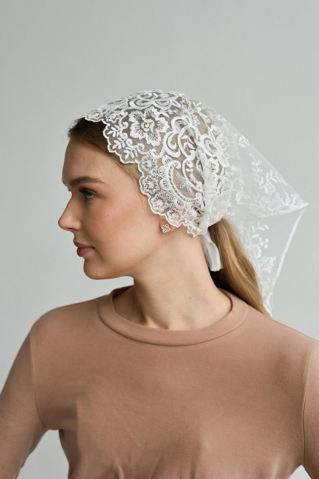 White Lace Snood Veil, Elegant Church Head Covering, Modest Catholic ...