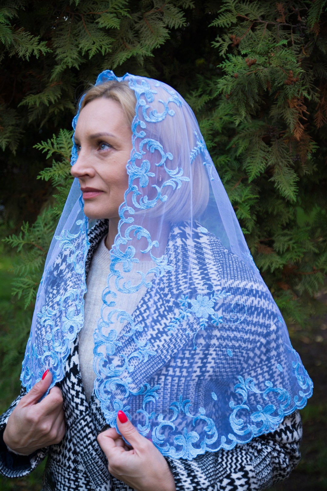 Long Lace Mantilla in Blue Color, Chapel Veil With Lace Veil, Long ...
