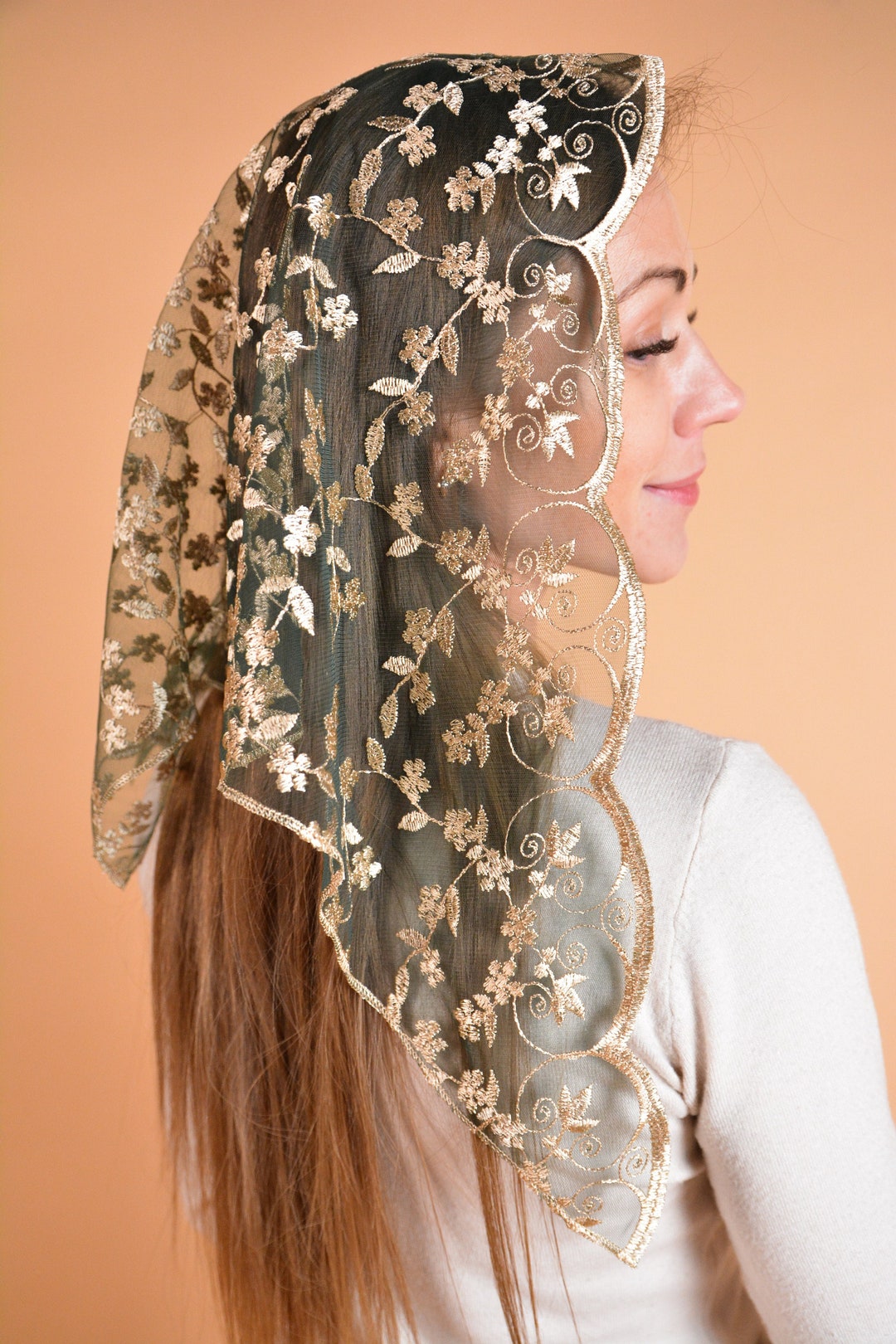 Triangle Lace Veil, Lace Green Chapel Veil, Latin Mass Veil - Etsy