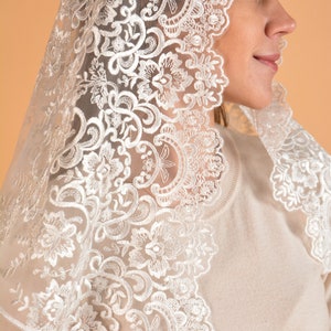 Ivory Catholic Veil, Short Chapel Veil, Latin Mass Mantilla - Etsy