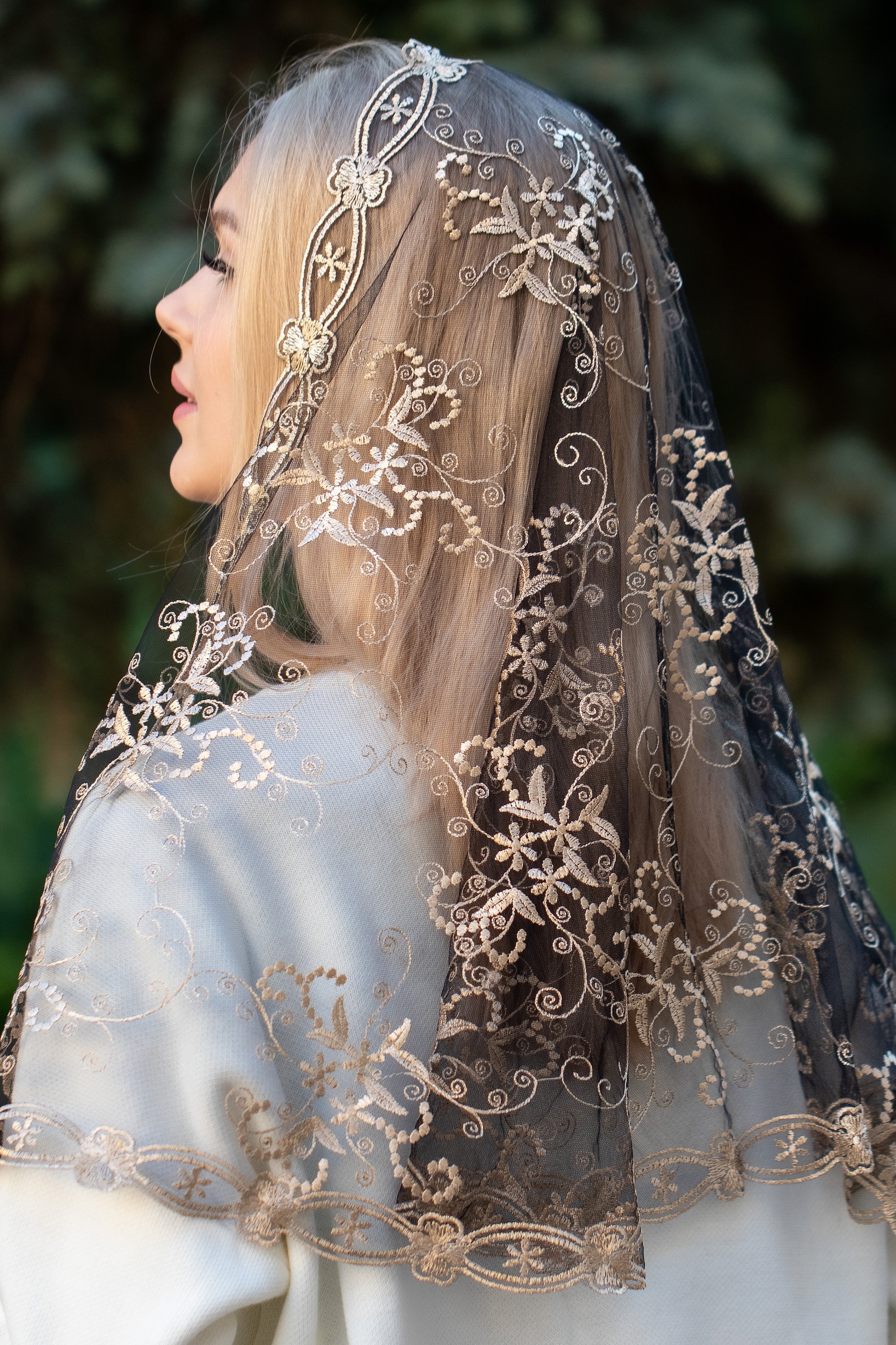 Gold Chapel Veil Lace Chapel Veil Mantilla D Shape Veil - Etsy