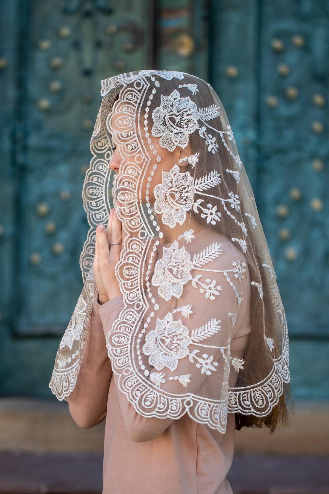 BESTSELLER Veil| Long Lace Mantilla in Gold Color, Chapel Veil With ...